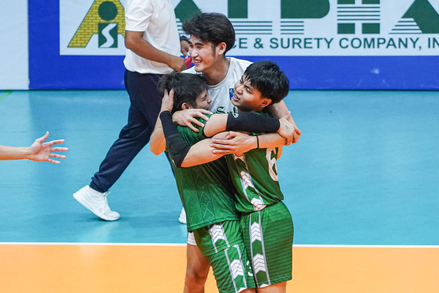 La Salle dominates FEU to draw first blood in V-League Finals - Sports ...